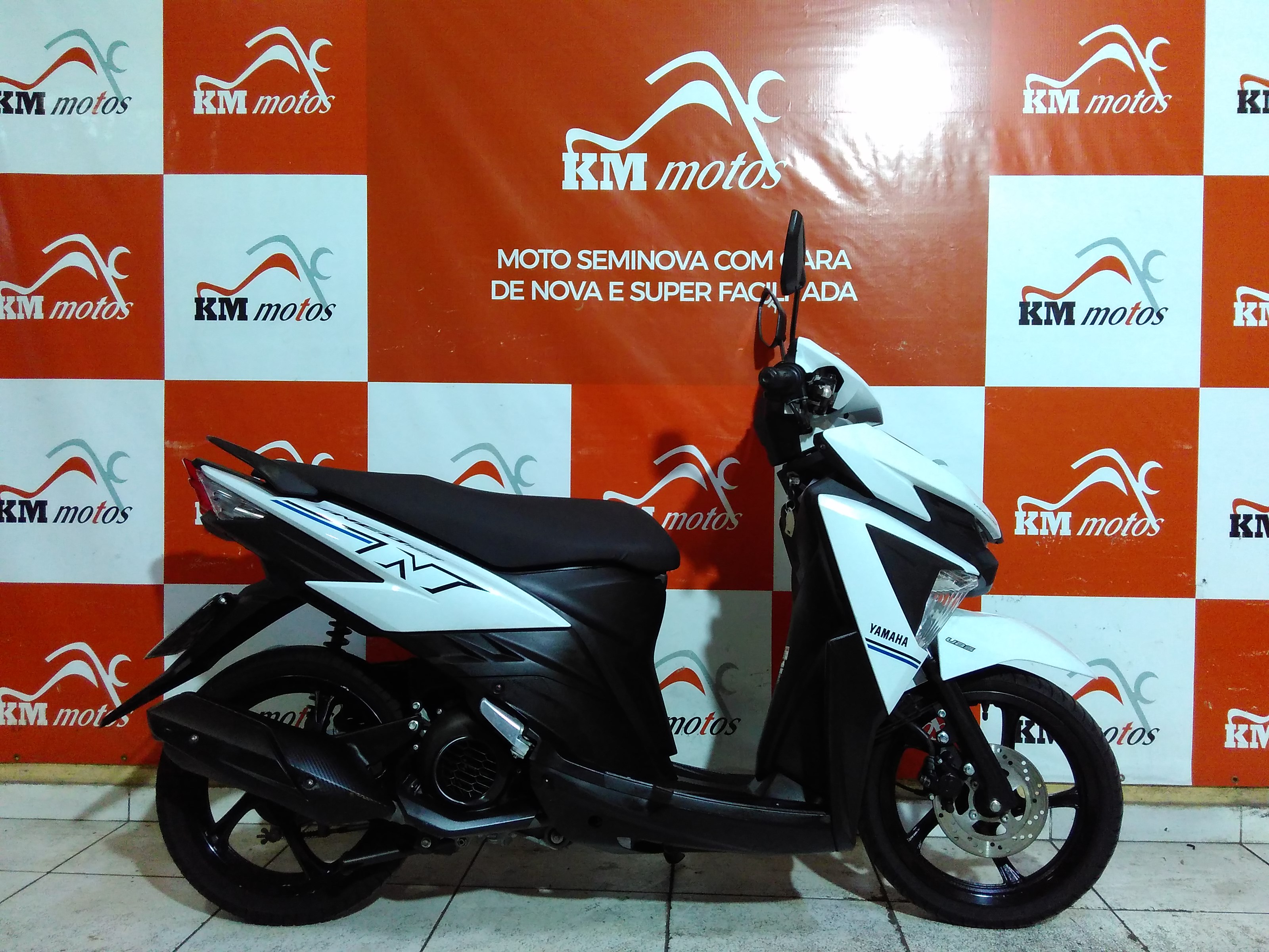 Yamaha Neo 125 Branca 2017 | KM Motos | Sua Loja de Motos Semi Novas