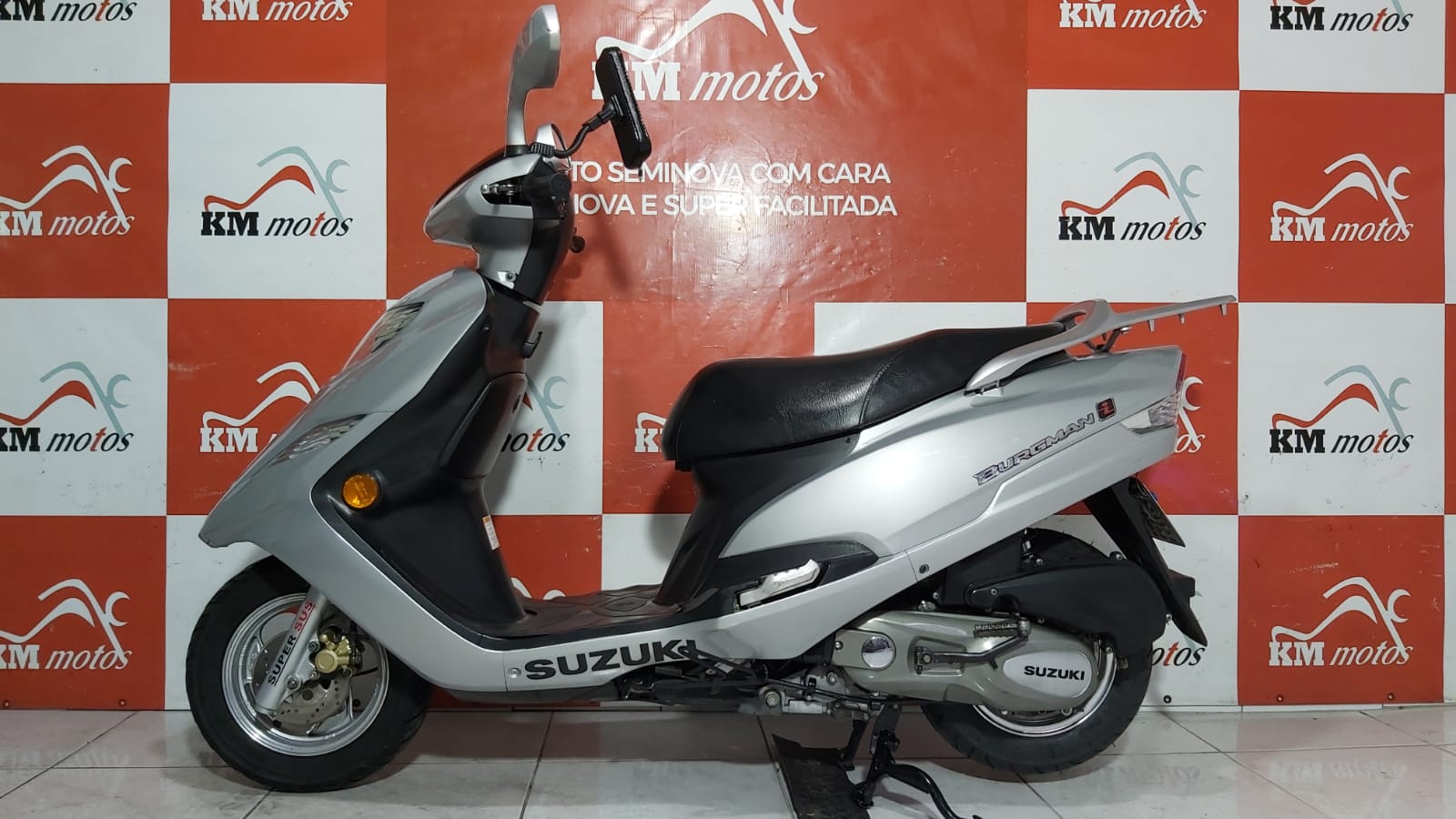 Suzuki Burgman 125i 2013 Prata | KM Motos | Sua Loja de Motos Semi Novas