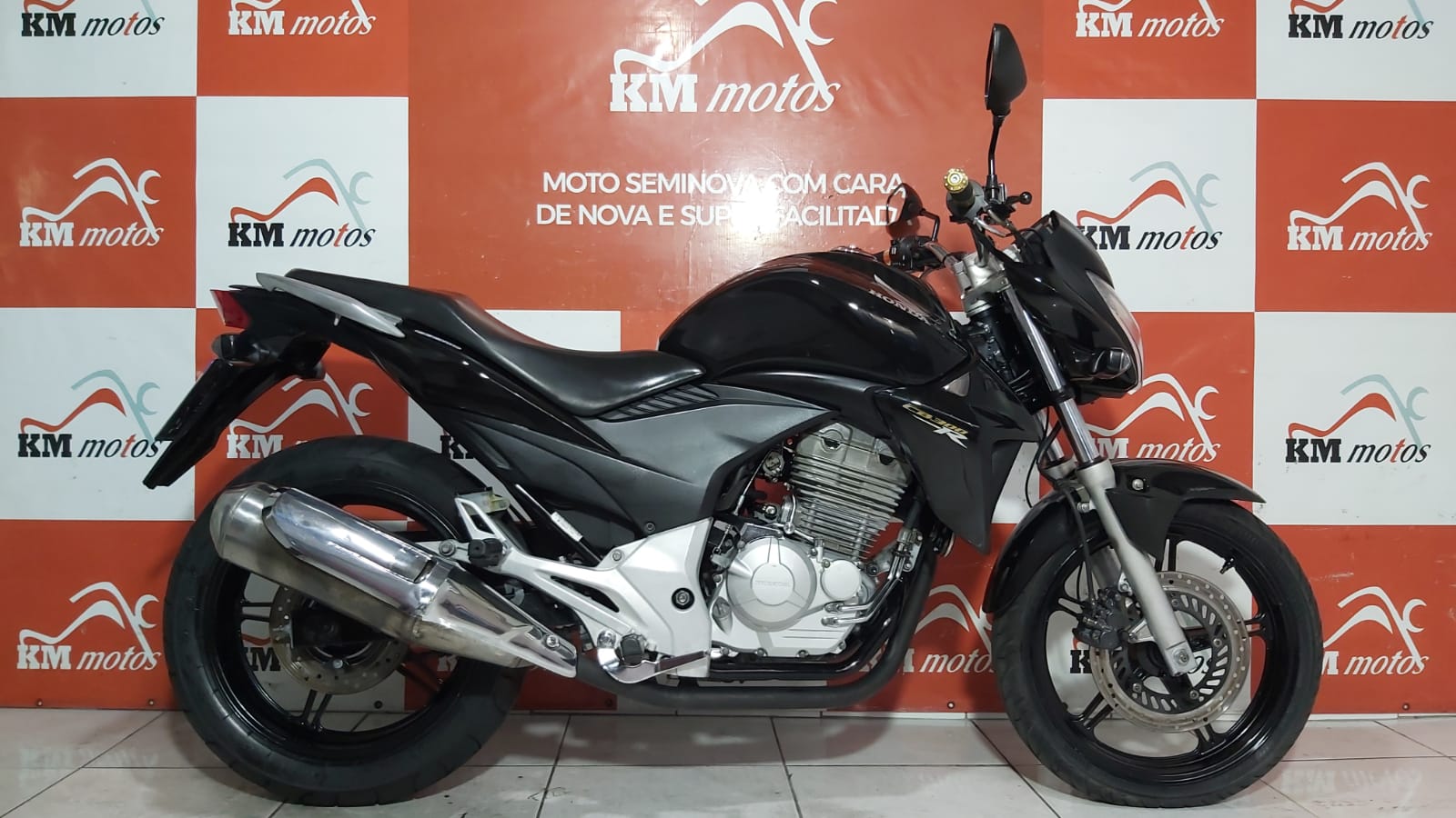 Honda CB300r 2014 Preta | KM Motos | Sua Loja de Motos Seminovas