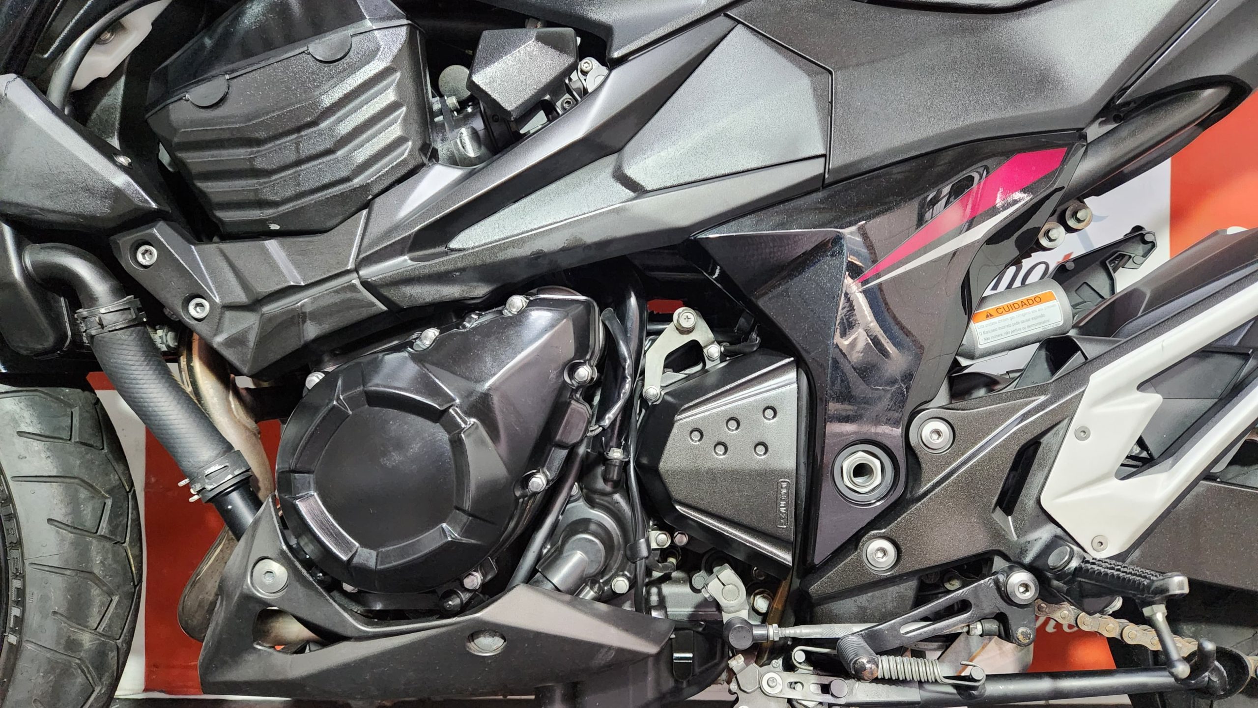 Kawasaki Z800 ABS 2017 Vermelha | KM Motos | Sua Loja de Motos Seminovas