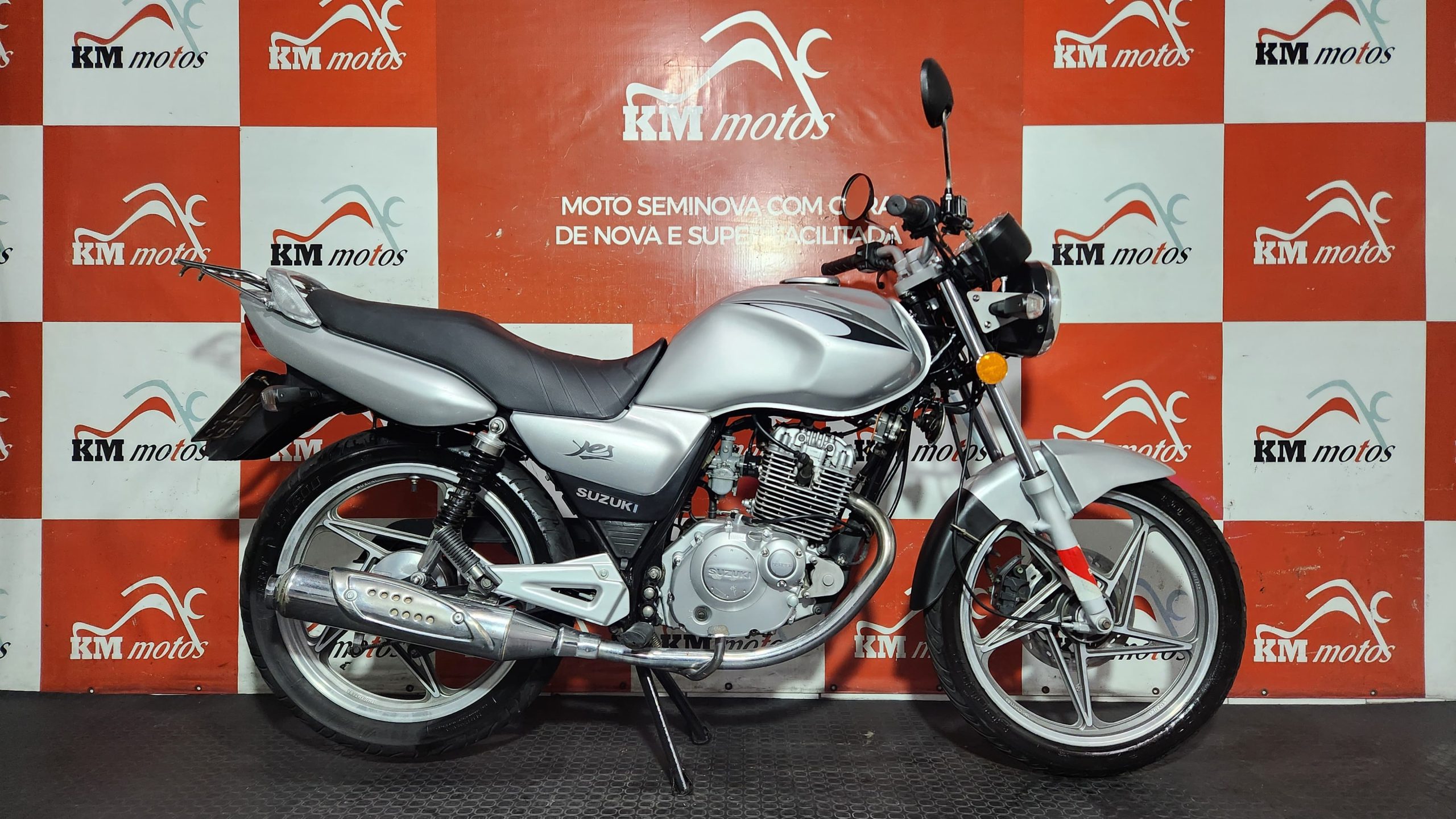 Suzuki EN 125 Yes 2007 Prata | KM Motos | Sua Loja de Motos Seminovas