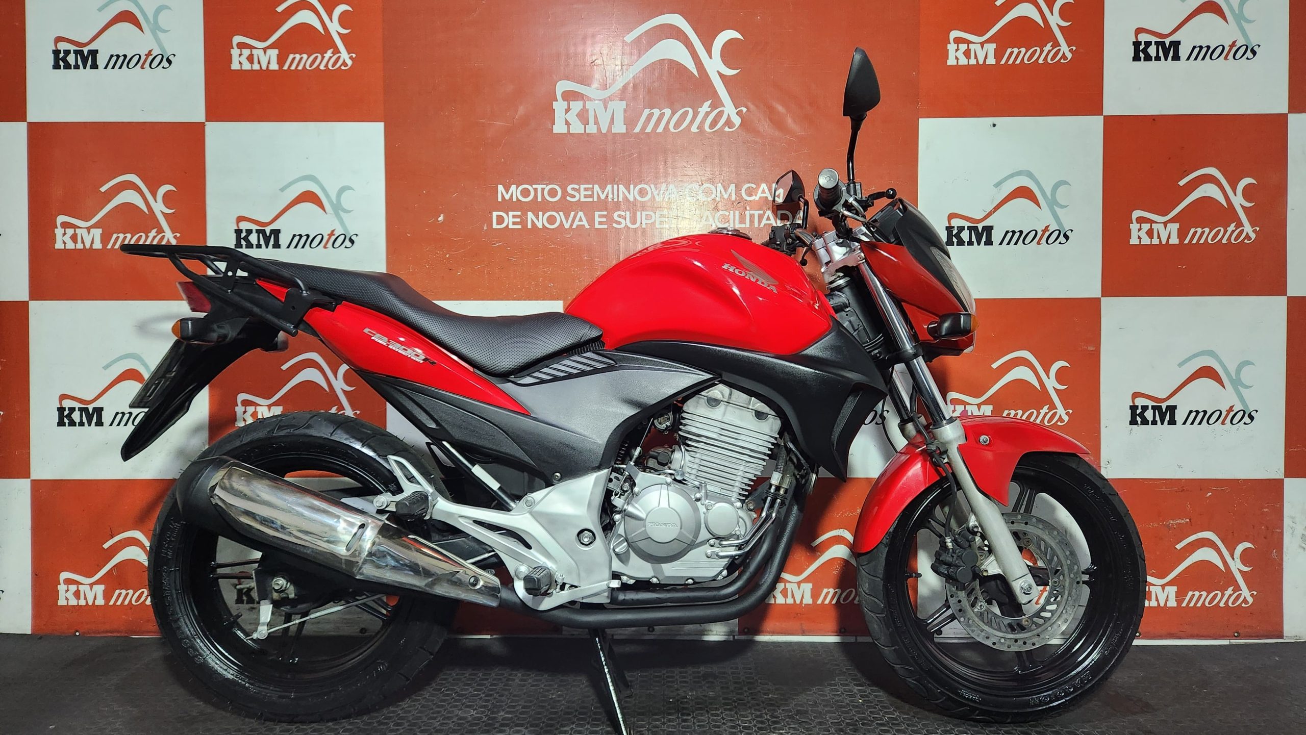 Honda CB 300R 2011 Vermelha | KM Motos | Sua Loja de Motos Seminovas